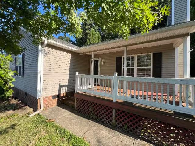 Move In Ready! 3 Bed, 2 Bath Single Family Home $1600/mo 507.