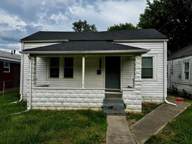 MOVE IN SPECIAL 1/2 MONTH FREE RENT 3 Bed 1 Bath Single family house