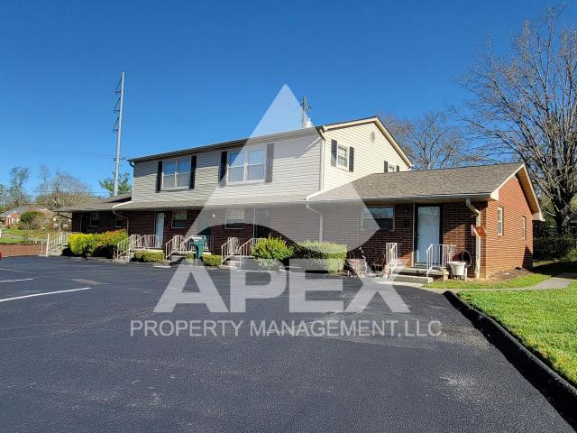MOVE IN SPECIAL, $1 RENT! Spacious Top Floor 1 Bd 1Ba Apartment in Fountain City!