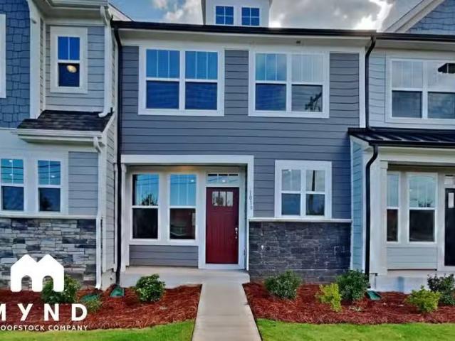MOVE IN SPECIAL! $500 OFF YOUR FIRST FULL MONTH' 1019 S Point.