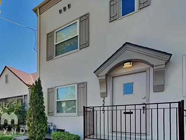MOVE IN SPECIAL! $500 OFF FIRST MONTH'S RENT 2229 24th St