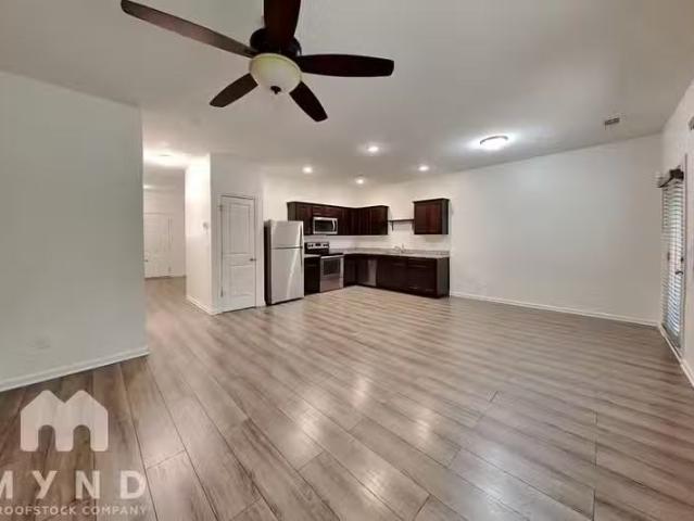 MOVE IN SPECIAL! $750 OFF 1st FULL MONTHS RENT W 1930 Millstr.