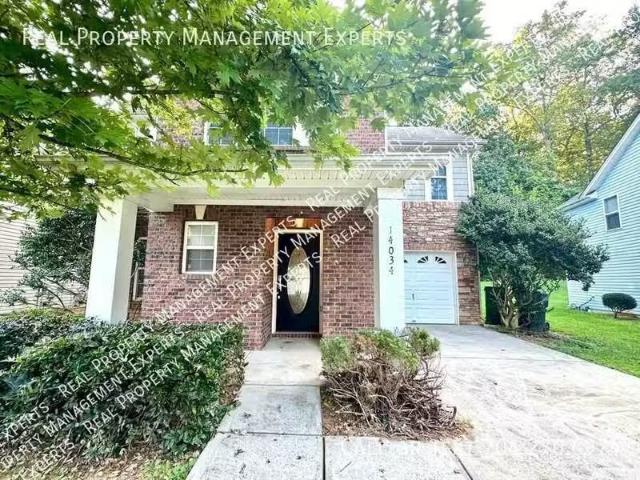 MOVE IN SPECIAL! Charming 3BR/2.5BR home in Charlotte. 14034.