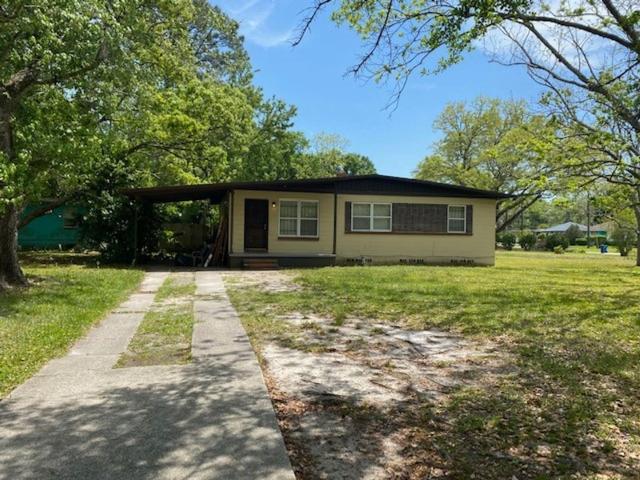 Move in Special of $1995 for approved applicants that take possession on or before March 31st 2025