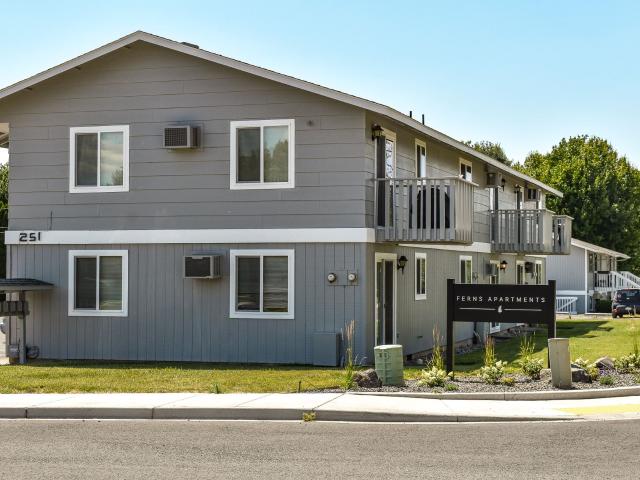 MOVE IN SPECIAL * Fully Renovated 1 Bedroom Apartment in College Place