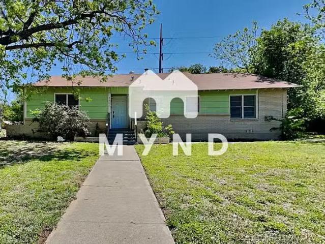 MOVE IN SPECIAL! HALF OFF 2ND FULL MONTH'S RENT 4801 Bratcher.