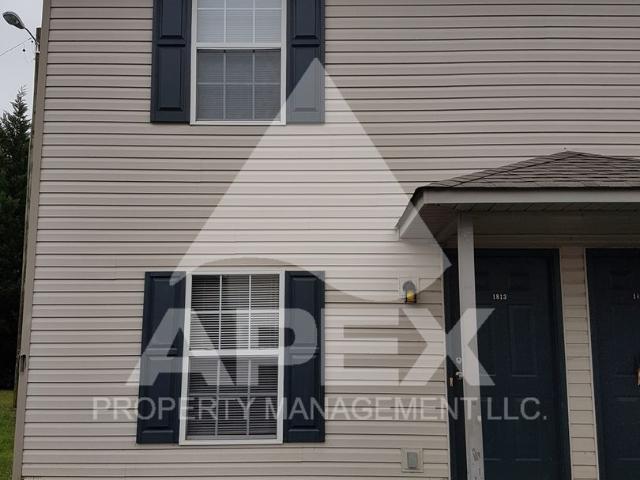MOVE IN SPECIAL,NO RENT TIL JUNE 1ST! Nice 2 Bd | 1.5 Ba Townhouse in West Knox Condo Community!