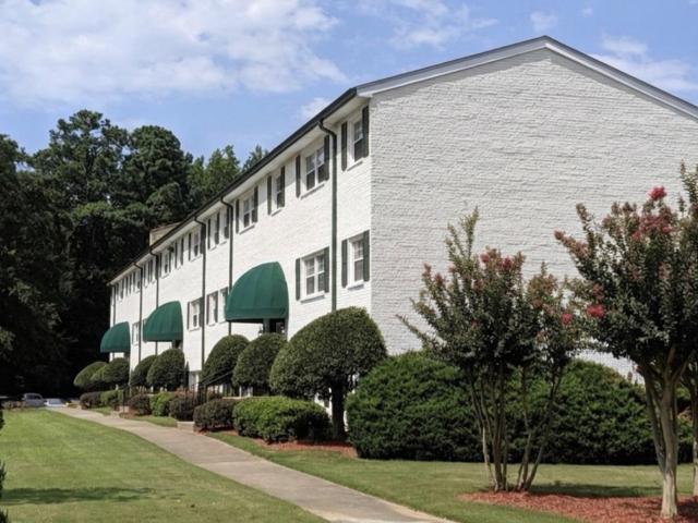 Move In Specials Featuring 1 & 2 Bedrooms at Dodson Courtyard Apartments