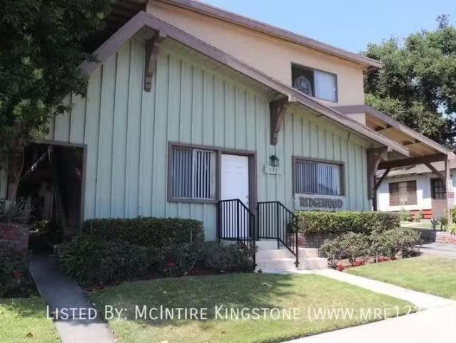 MOVE IN SPECIALS STUNNING APARTMENT IN A GREAT LOCATION! 733.