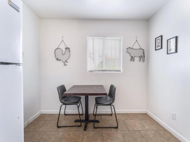Move in today! Cozy & homey North Las Vegas House