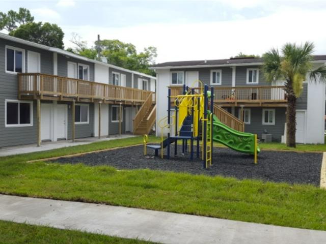 Move ins Special $99 First Month 1 Bedroom Apartment for Rent at 1135 Bert Rd, Jacksonville, FL 32211 Arlington