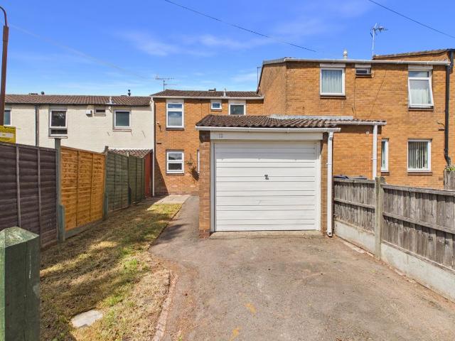 Mow Bray Close, Rubery, Rednal, Birmingham B45, 2 bed terraced house to rent, £1,100 pcm | PrimeLocation