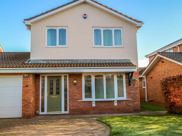 Mowbray Drive, Hurworth, Darlington 4 bed detached house to rent £1,395 pcm £322 pw