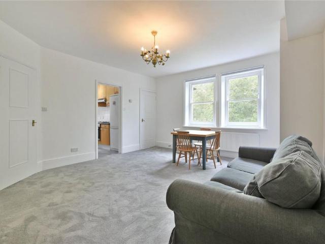 Mowbray Road, Brondesbury, London, NW6 2 bed flat to rent £2,000 pcm £462 pw