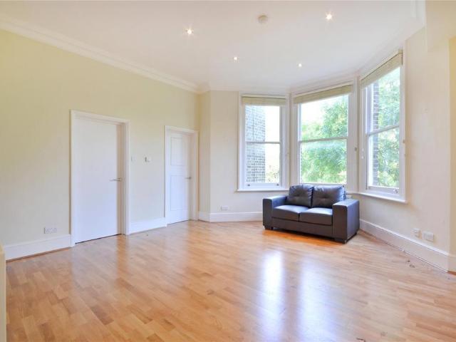 Mowbray Road, Brondesbury, London, NW6 2 bed flat to rent £2,000 pcm £462 pw