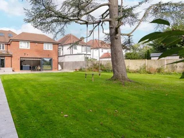 Mowbray Road, London, HA8 8JQ, United Kingdom | 5 bed house for rent #167773925 | Rentberry