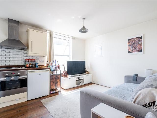 Mowlem Street, Bethnal Green E2, 1 bed flat to rent, £1,950 pcm | PrimeLocation