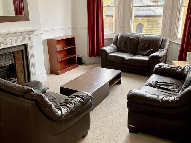 Mowll Street, Oval SW9, 3 bed flat to rent, £3,250 pcm | PrimeLocation