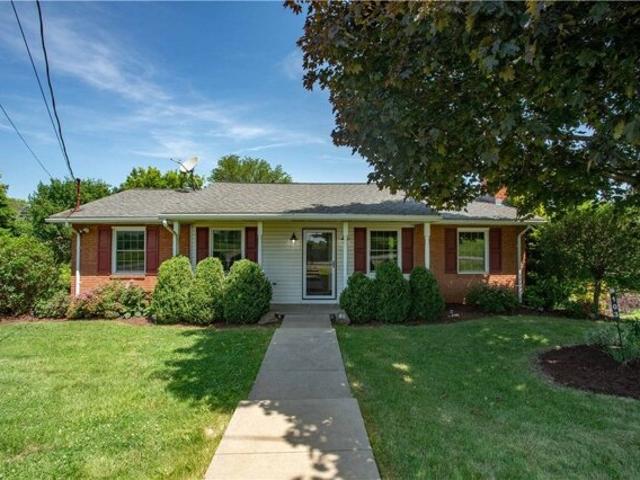 Mowry Rd, Monaca, Home For Sale