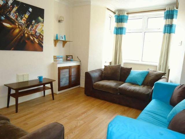 Moy Road, Cardiff CF24 4 bed terraced house to rent £2,260 pcm £522 pw