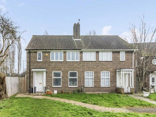 Moyne Place, London NW10 5 bed flat to rent £3,800 pcm £877 pw