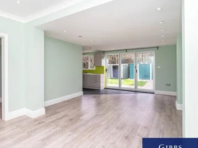 Moyne Place, London, NW10 7EN, United Kingdom | 5 bed duplex for rent #165467118 | Rentberry