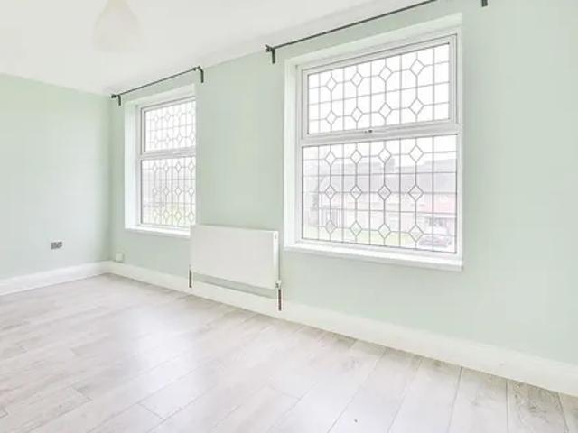 Moyne Place, London, NW10 7EN, United Kingdom | 5 bed duplex for rent #165994422 | Rentberry