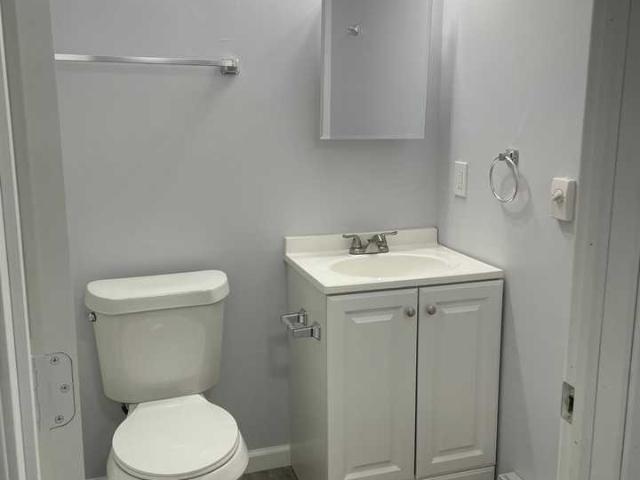 MLK Flatz Studio Apartment for Rent at 4620 S Martin Luther King Jr Blvd, Lansing, MI 48910