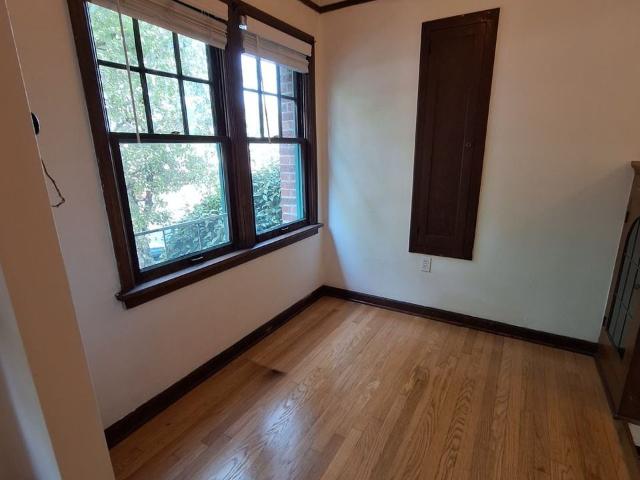 Mt. Tabor Apartments Studio Apartment for Rent at 911 Se 60th Ave, Portland, OR 97215 Mt. Tabor