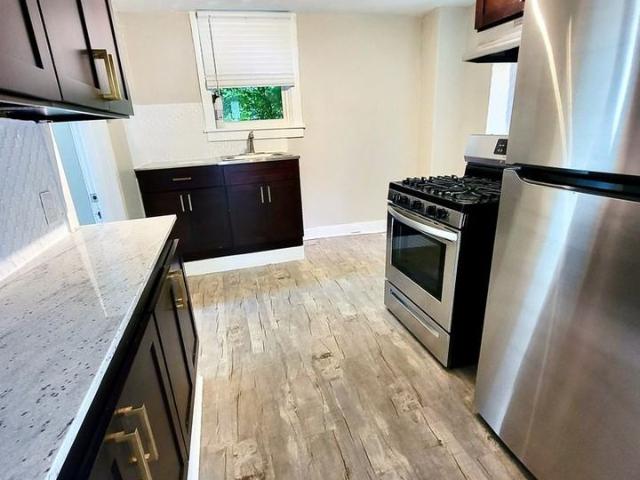 Mt. Lebanon Duplex for Rent with Front and Back Porch * Pet Friendly Apartment * Walk to the T * Renovated * 1 Bedroom Apartment for Rent at 748 Shady Dr E, Upper St. Clair, PA 15228 Mount Lebanon