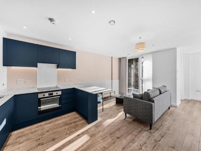 Munton Road London SE17 Studio to rent £1,998 pcm £461 pw