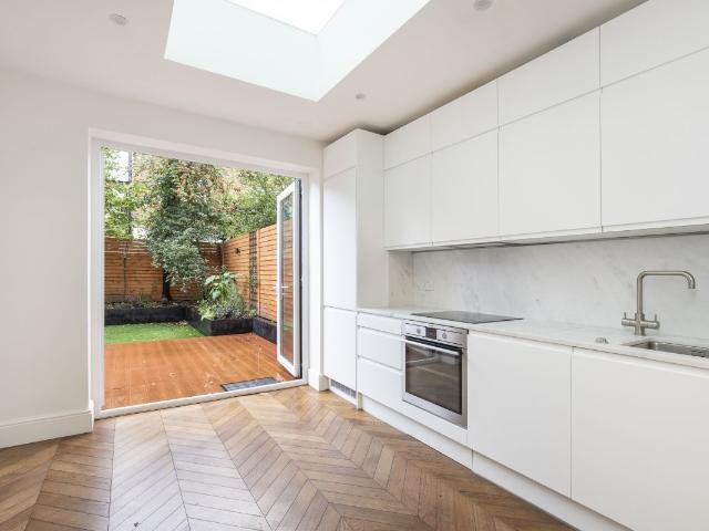 Muncaster Road, London SW11, 2 bed flat to rent, £3,600 pcm | PrimeLocation