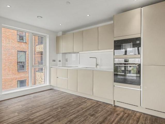 Munda Way, Oxford 2 bed apartment to rent £2,250 pcm £519 pw