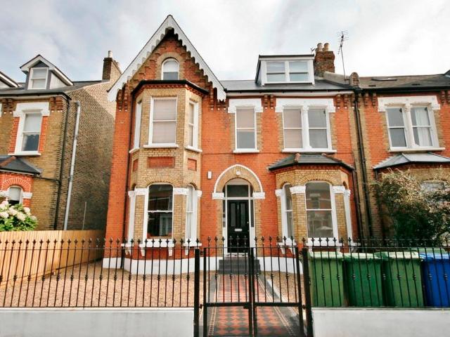 Mundania Road, East Dulwich SE22, 2 bed flat to rent, £2,150 pcm | PrimeLocation