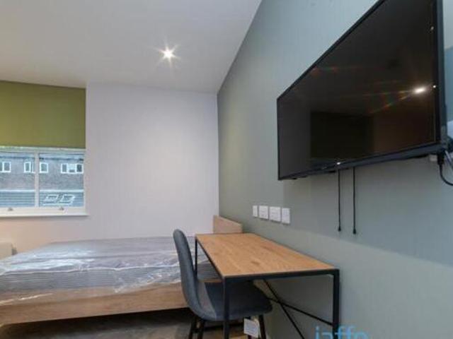 Munden Street, London, Studio Flat For