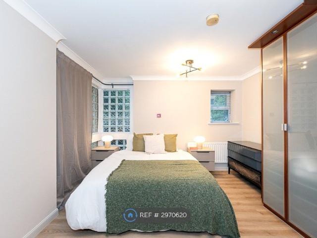 Munnings House, London E16, 2 bed flat to rent, £1,895 pcm | PrimeLocation