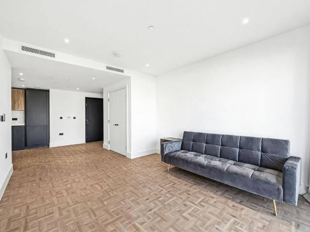 Munstead Apartments, One Clapham Junction, London SW11, 1 bed flat to rent, £2,925 pcm | PrimeLocation