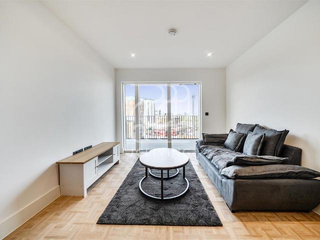 Munstead Apartments, London SW11, 2 bed flat to rent, £3,200 pcm | PrimeLocation