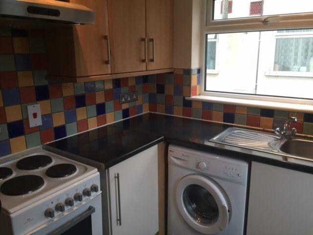 Munster Avenue, Hounslow, Middlesex TW4, 2 bed maisonette to rent, £1,700 pcm | PrimeLocation