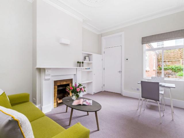 Munster Road, London SW6, 1 bed flat to rent, £1,850 pcm | PrimeLocation