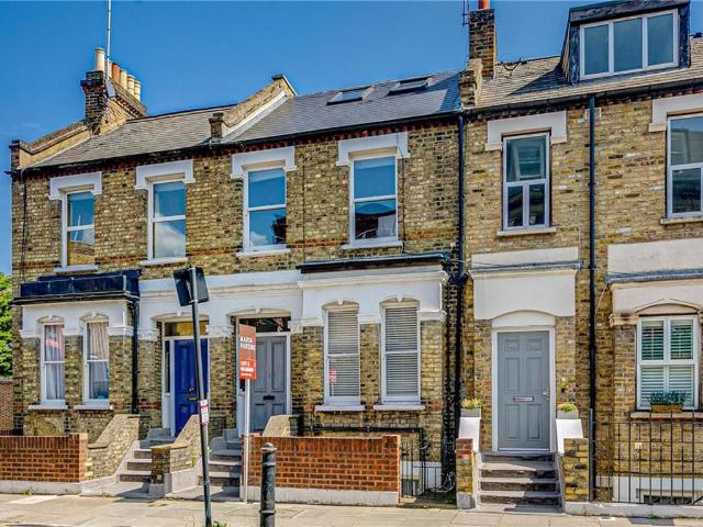 Munster Road, London SW6, 1 bed flat to rent, £2,000 pcm | PrimeLocation