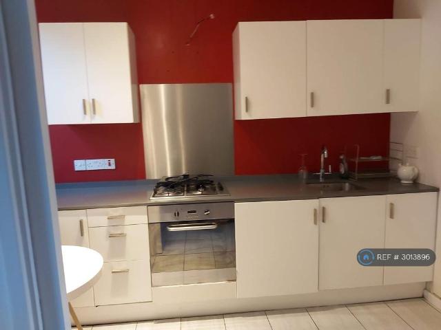 Munster Square, London, NW1 3 bed maisonette to rent £3,895 pcm £899 pw