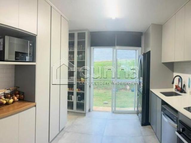 Mudar para Vinhedo nunca foi tão fácil! Casa prontinha no Condominio Vila Quinta dos Manacás