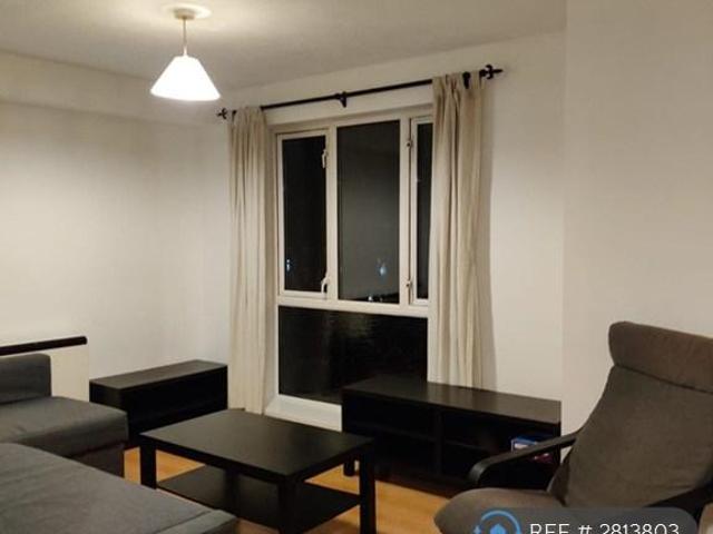Muggeridge Close, South Croydon, CR2 2 bed flat to rent £1,700 pcm £392 pw
