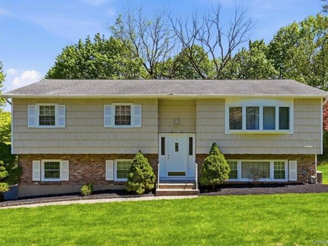 Muir Ln, New City, Home For Sale