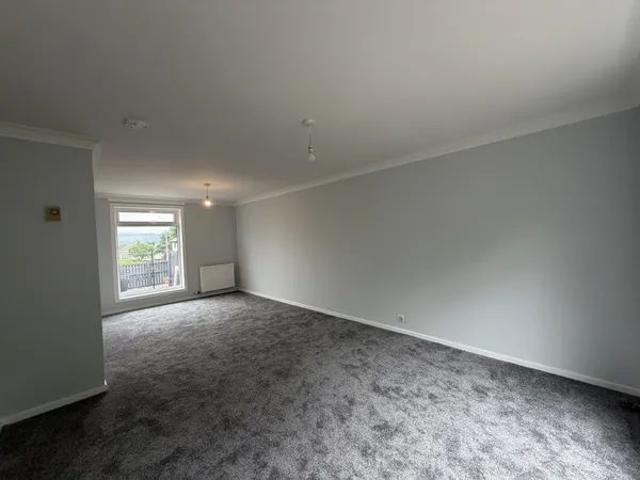 Muirfield Drive, Glenrothes
