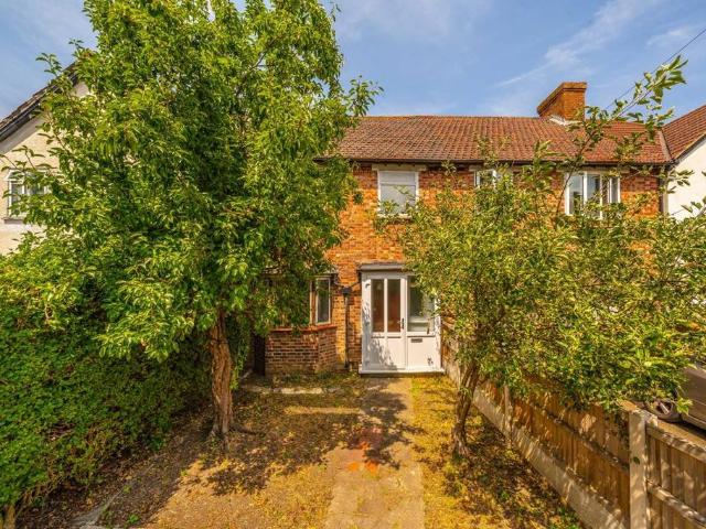 Muirfield, London W3 3 bed terraced house to rent £3,100 pcm £715 pw