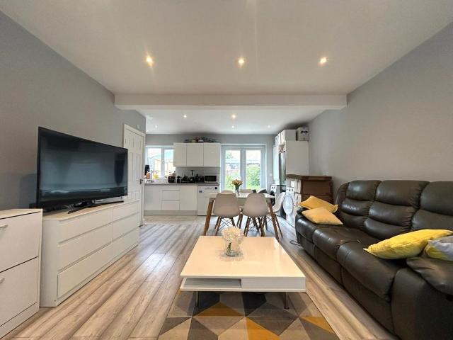 Muirfield Road, Watford WD19 3 bed semi detached house to rent £2,100 pcm £485 pw