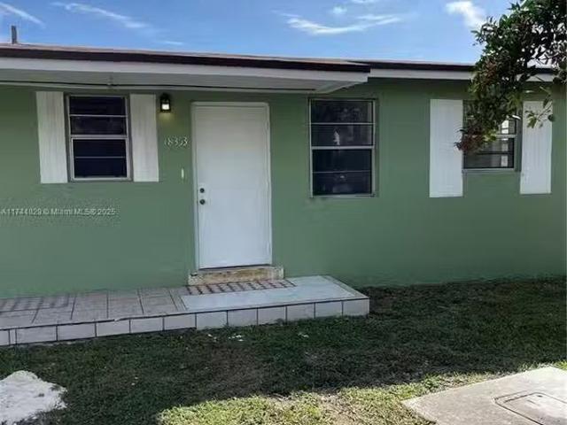 Multi Family Miami, FL 18353 Sw 107th Ave #2