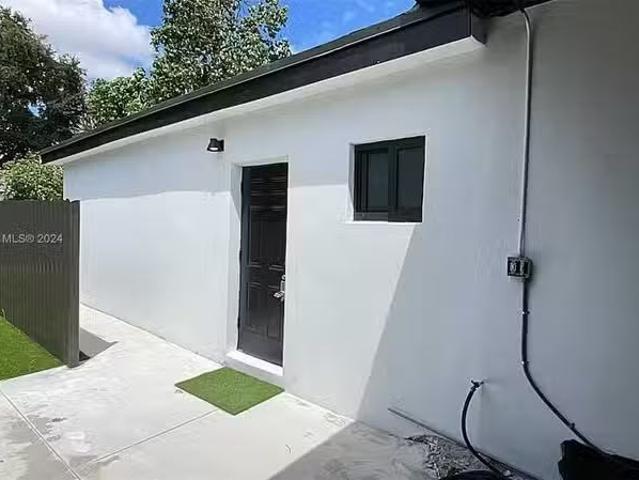 Multi Family Miami, FL 3034 Nw 14th Ave #REAR